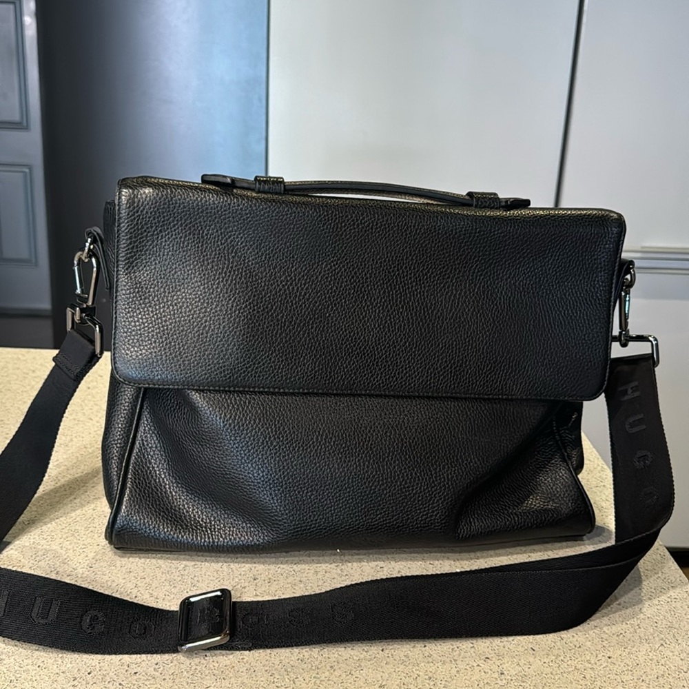 Hugo Boss Messenger Leather Bag - Gem